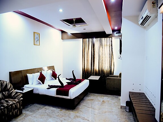 Hotel Sri Krishna Hassan - Deal Hotel HD Photos & Reviews