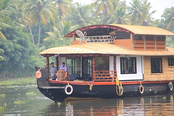 Houseboats in Kumarakom - Get 25%-50% OFF on Kumarakom Houseboats
