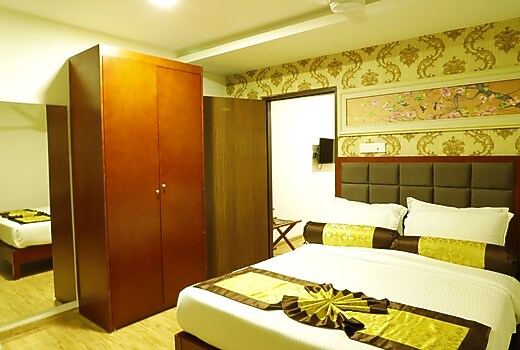 HOTEL SWETHA, Karimnagar Hotel Price, Address & Reviews