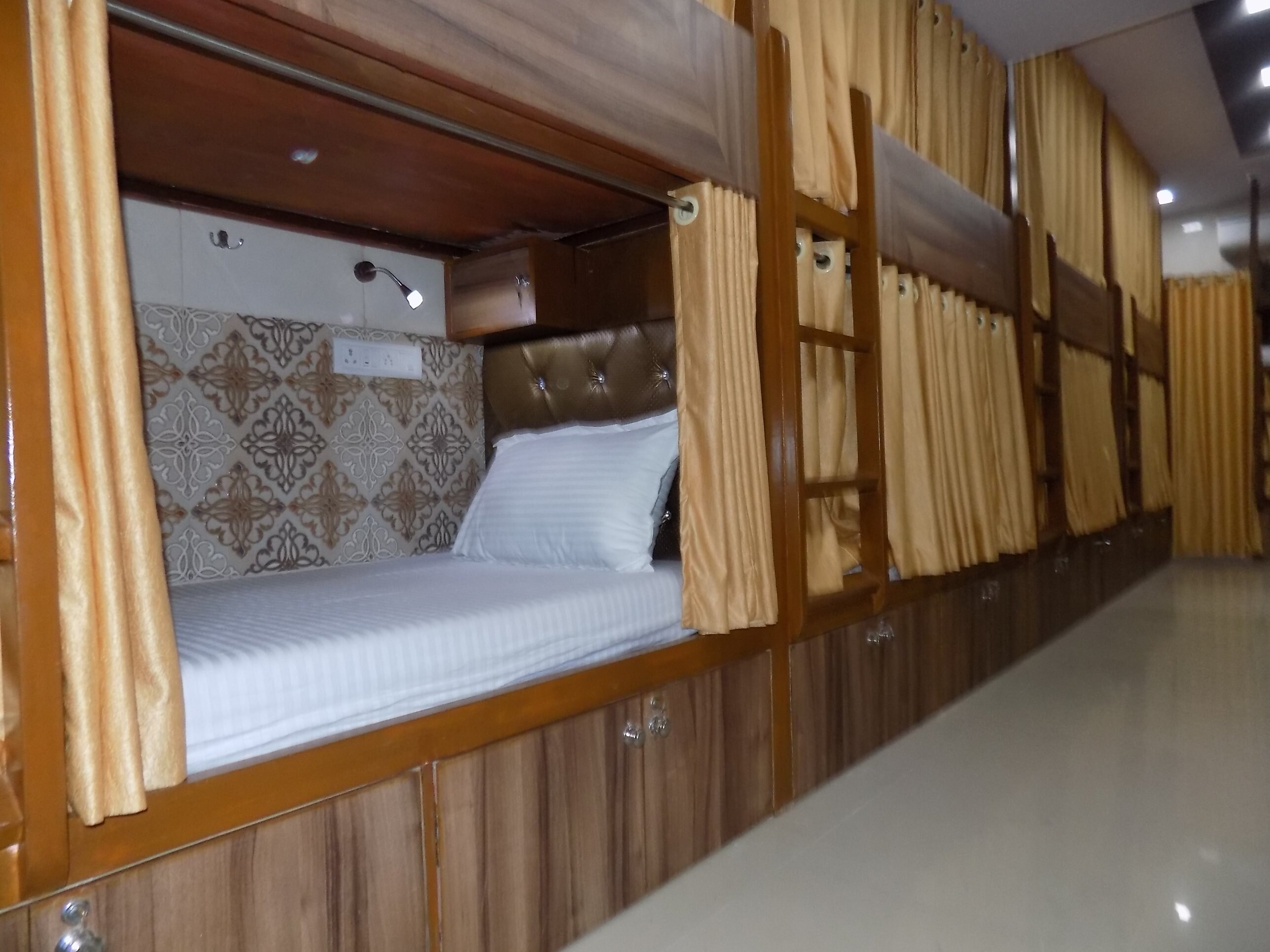 Metro Inn Dormitory Mumbai Hostel Price, Address & Reviews
