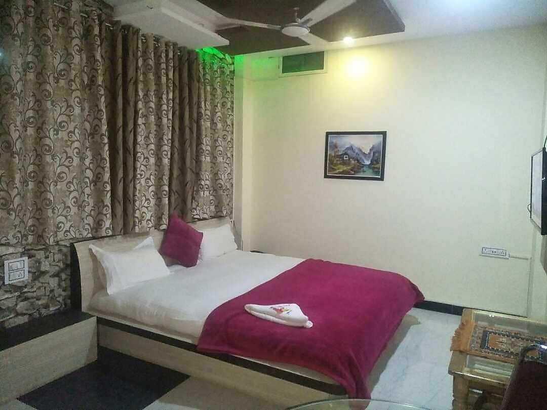 Photos of Hotel Royal Palace Dhamnod - Hotel in Dhamnod