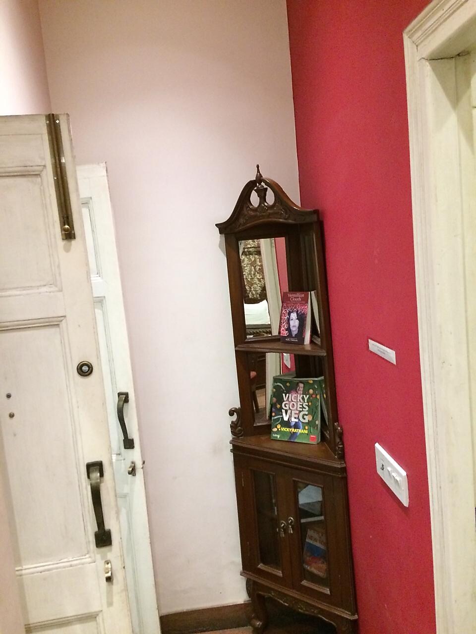 The Corner Courtyard - A Boutique Hotel 𝗕𝗢𝗢𝗞 Kolkata Hotel 𝘄𝗶𝘁𝗵 𝗙𝗥𝗘𝗘 ...