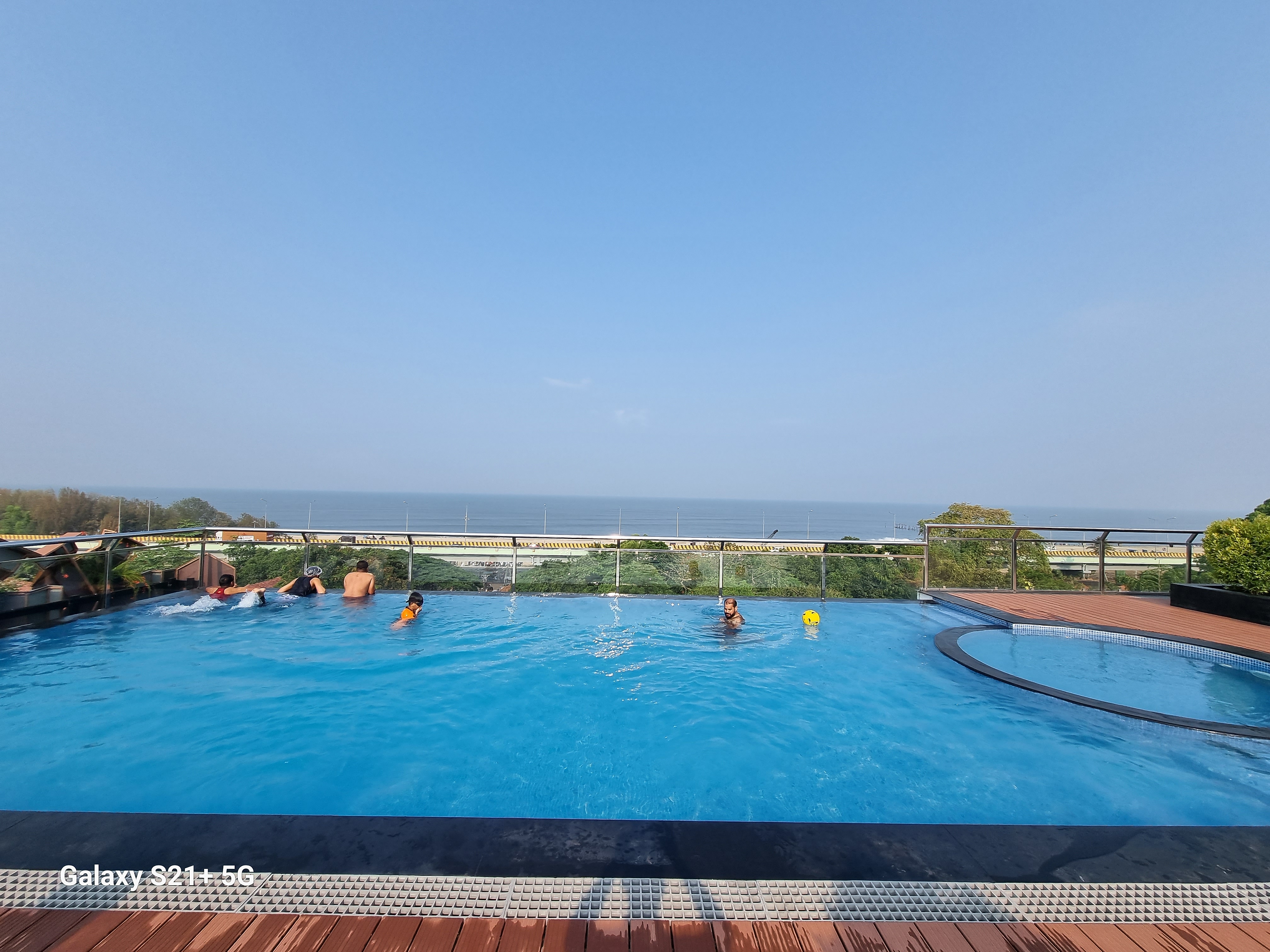 Classic Regency 𝗕𝗢𝗢𝗞 Alleppey Hotel 𝘄𝗶𝘁𝗵 ₹𝟬 𝗣𝗔𝗬𝗠𝗘𝗡𝗧
