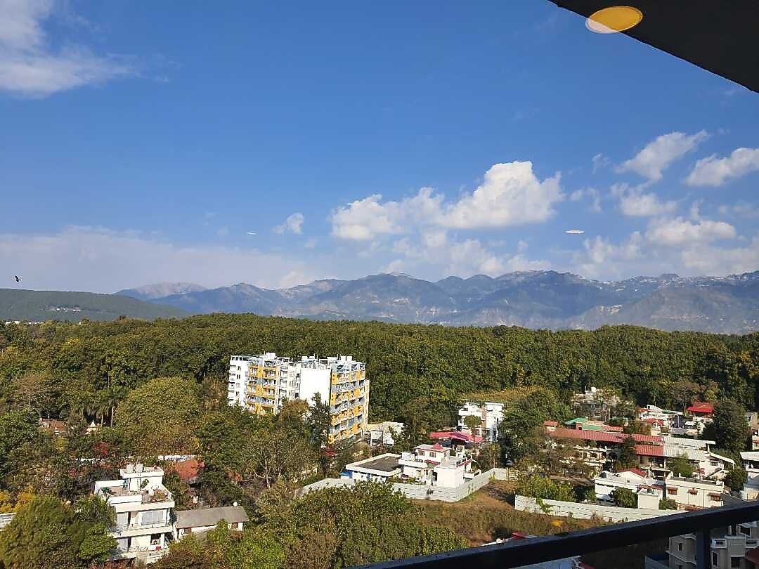 Lemon Tree Hotel Dehradun 𝗕𝗢𝗢𝗞 Dehradun Hotel 𝘄𝗶𝘁𝗵 ₹𝟬 𝗣𝗔𝗬𝗠𝗘𝗡𝗧