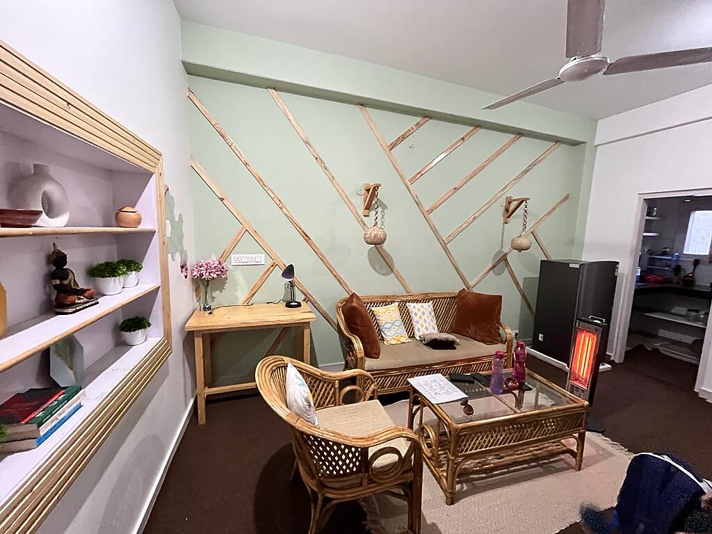 A Fabulous 1BHK Homestay, Itsy Bitsy Home 𝗕𝗢𝗢𝗞 Kullu Apartment 𝘄𝗶𝘁𝗵 𝗙𝗥𝗘𝗘 𝗖𝗮𝗻𝗰𝗲𝗹𝗹𝗮𝘁𝗶𝗼𝗻