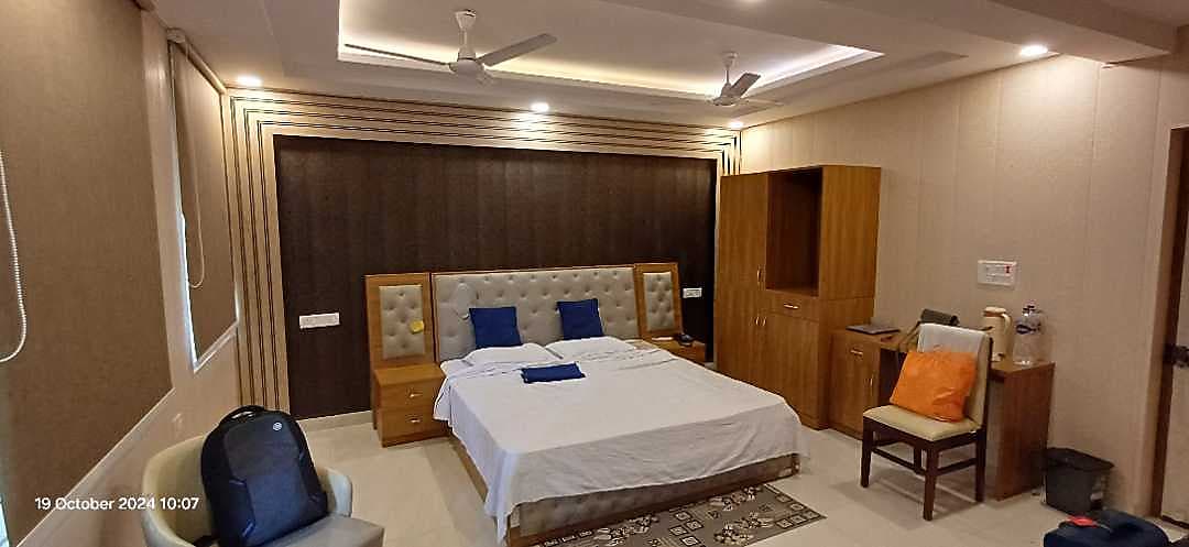 Hotel Saket, Ayodhya 𝗕𝗢𝗢𝗞 Ayodhya Hotel 𝘄𝗶𝘁𝗵 𝗙𝗥𝗘𝗘 𝗖𝗮𝗻𝗰𝗲𝗹𝗹𝗮𝘁𝗶𝗼𝗻