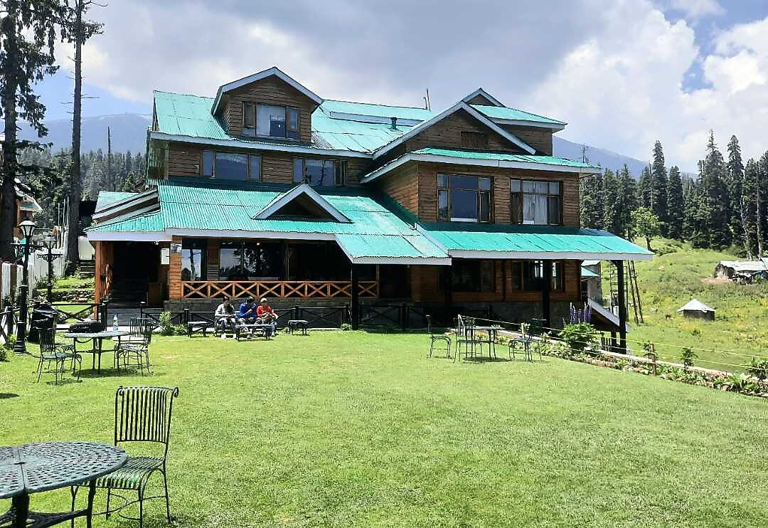 Heevan Retreat 𝗕𝗢𝗢𝗞 Gulmarg Hotel 𝘄𝗶𝘁𝗵 ₹𝟬 𝗣𝗔𝗬𝗠𝗘𝗡𝗧
