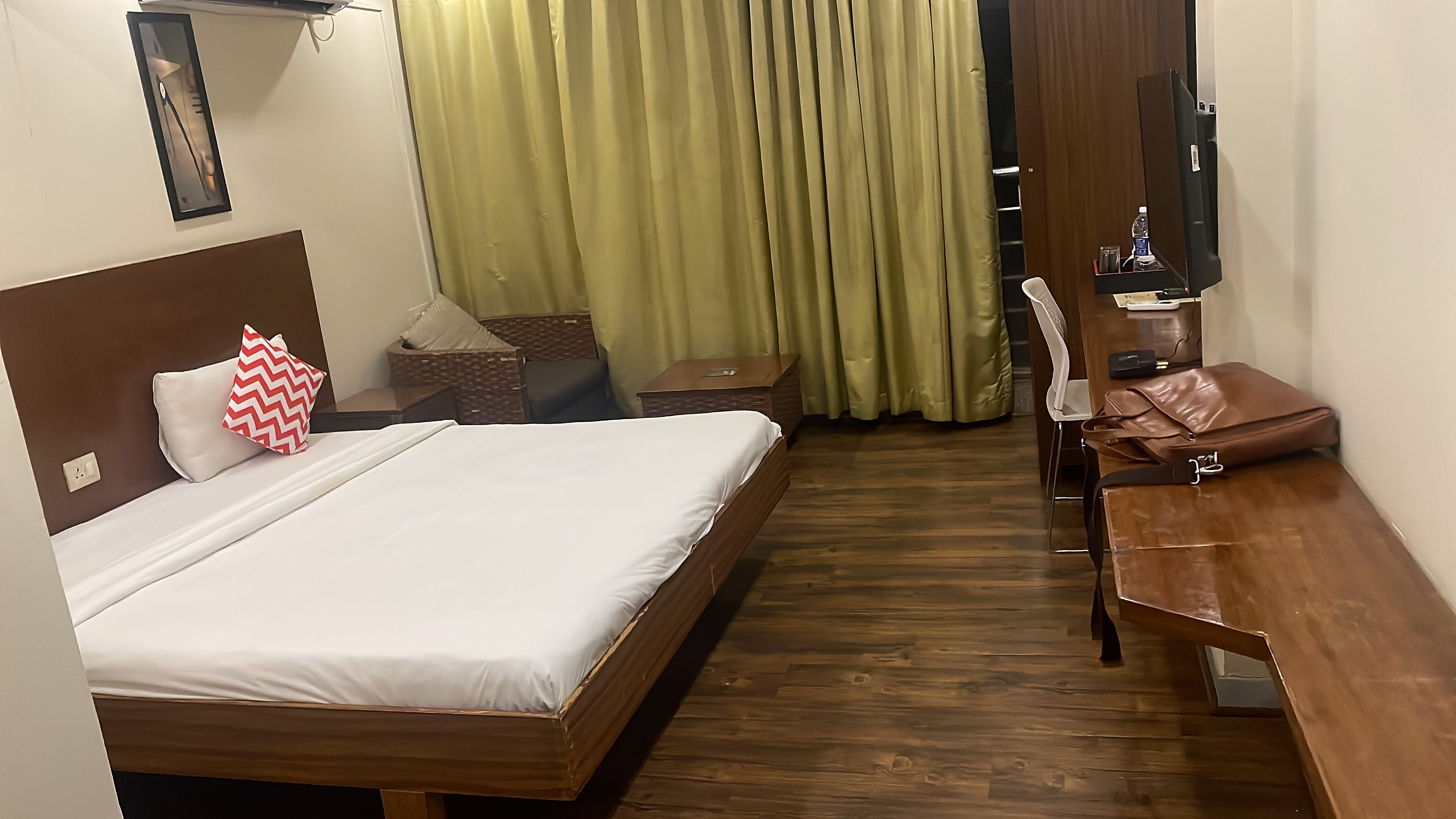 The Elite suites 𝗕𝗢𝗢𝗞 Pune Hotel 𝘄𝗶𝘁𝗵 ₹𝟬 𝗣𝗔𝗬𝗠𝗘𝗡𝗧