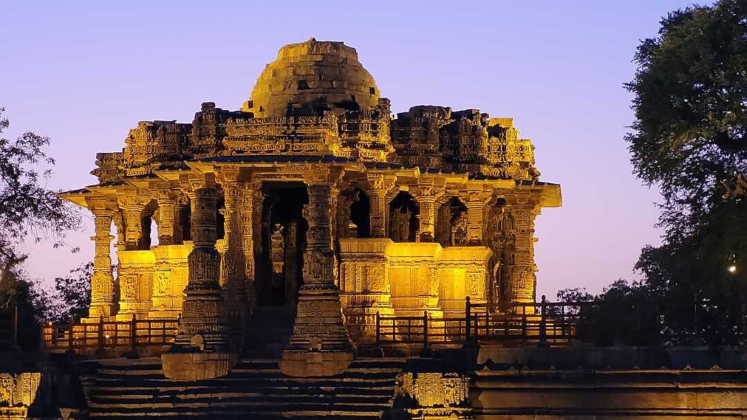 MODHERA SUNRISE RESORT 𝗕𝗢𝗢𝗞 Becharaji Resort 𝘄𝗶𝘁𝗵 ₹𝟬 𝗣𝗔𝗬𝗠𝗘𝗡𝗧