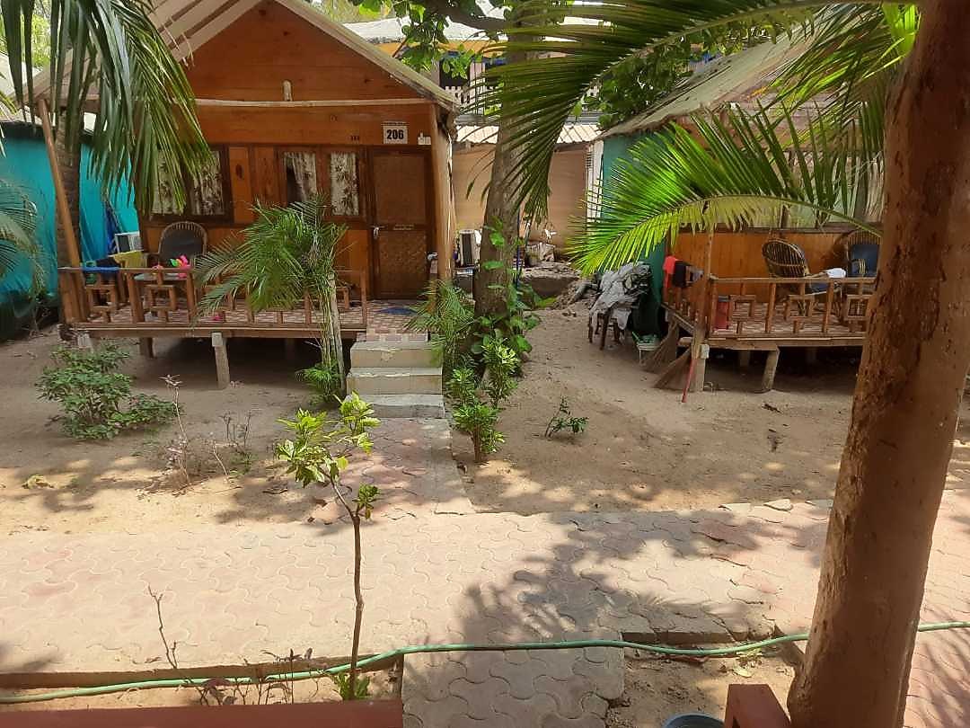 Sameer Cottages | Wooden Beach Huts 𝗕𝗢𝗢𝗞 Goa Cottage 𝘄𝗶𝘁𝗵 ₹𝟬 𝗣𝗔𝗬𝗠𝗘𝗡𝗧