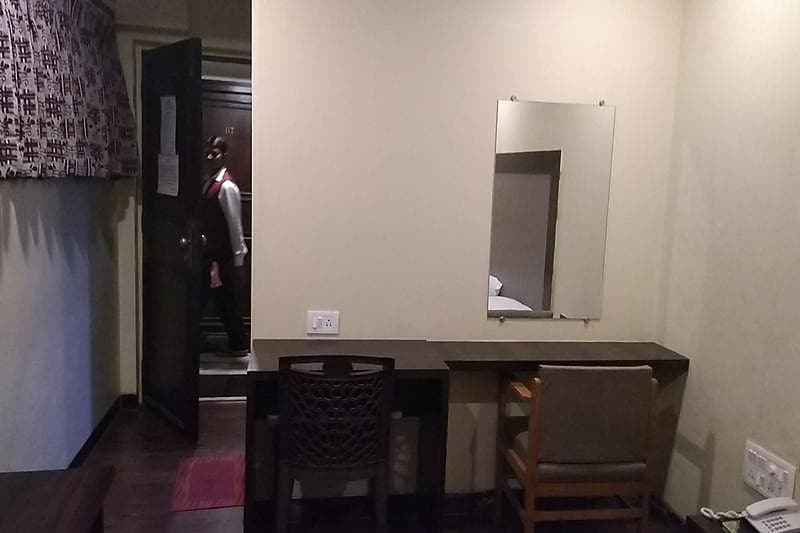 Hotel Highway Inn Best Rates on Mumbai Hotel Deals, Reviews & Photos