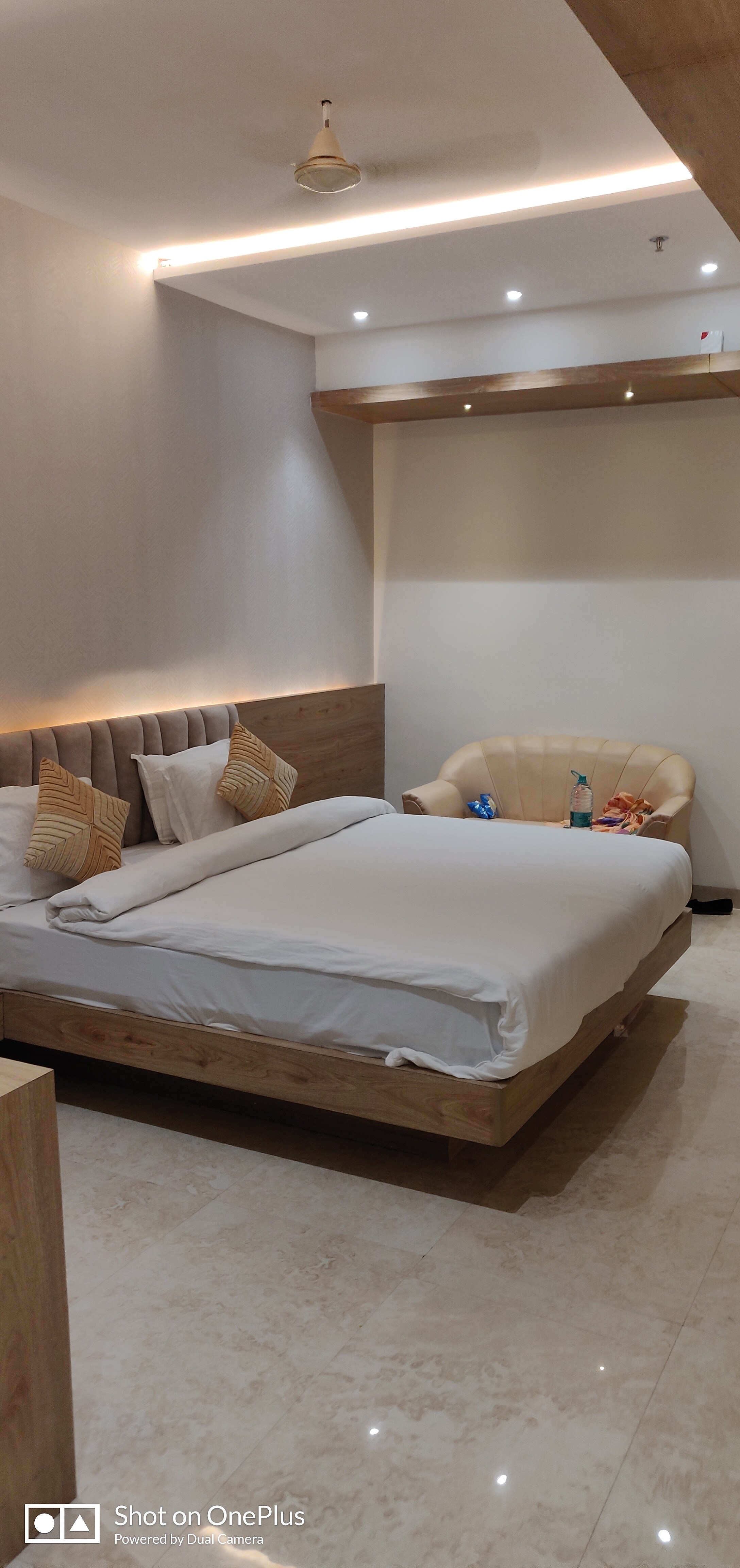 Samdariya Gold | Rewa Hotel BOOK @ ₹1