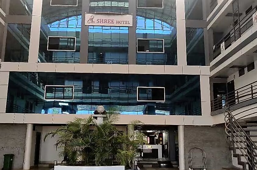 SHREE HOTEL 𝗕𝗢𝗢𝗞 Ambaji Hotel 𝘄𝗶𝘁𝗵 𝗙𝗥𝗘𝗘 𝗖𝗮𝗻𝗰𝗲𝗹𝗹𝗮𝘁𝗶𝗼𝗻