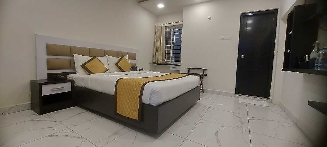 Clarks Inn Express , Chidambaram 𝗕𝗢𝗢𝗞 Sirkazhi Hotel 𝘄𝗶𝘁𝗵 ₹𝟬 𝗣𝗔𝗬𝗠𝗘𝗡𝗧