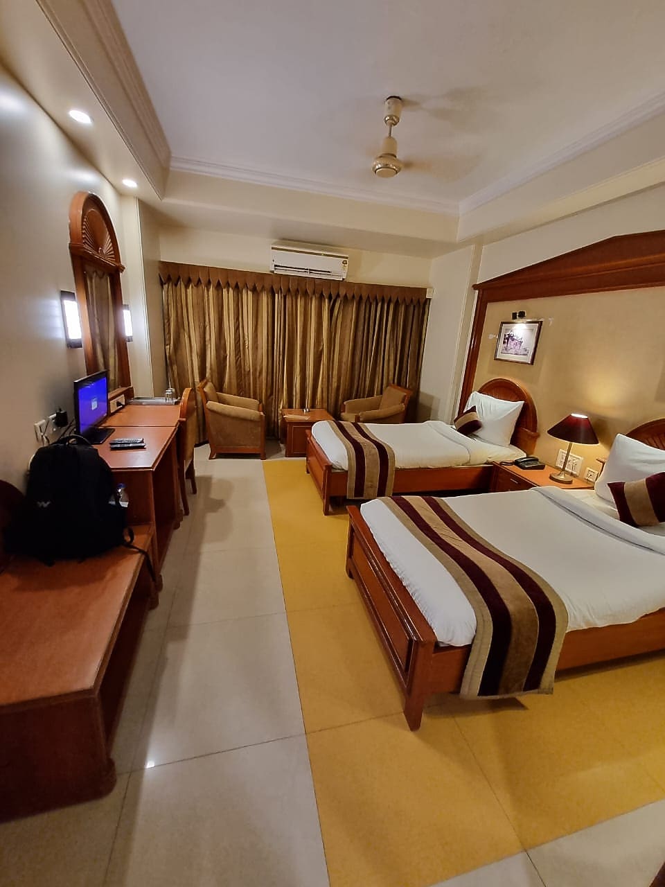 Hotel Pradeep 𝗕𝗢𝗢𝗞 Varanasi Hotel 𝘄𝗶𝘁𝗵 𝗙𝗥𝗘𝗘 𝗖𝗮𝗻𝗰𝗲𝗹𝗹𝗮𝘁𝗶𝗼𝗻