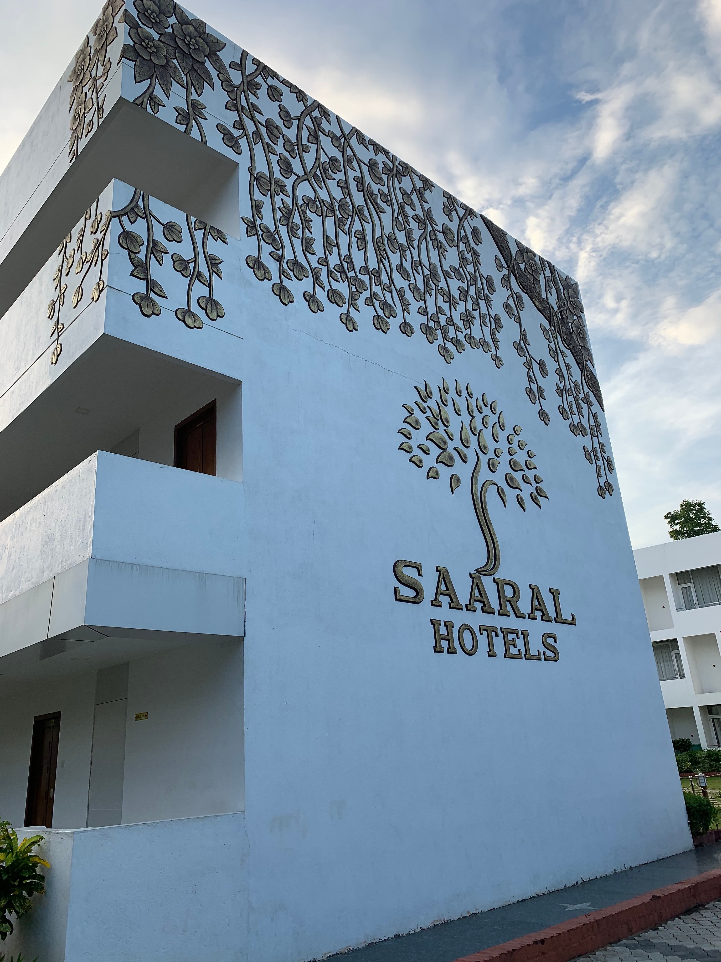 Saaral Resort (Kutralam) 𝗕𝗢𝗢𝗞 Kutralam Resort 𝘄𝗶𝘁𝗵 𝗙𝗥𝗘𝗘 𝗖𝗮𝗻𝗰𝗲𝗹𝗹𝗮𝘁𝗶𝗼𝗻
