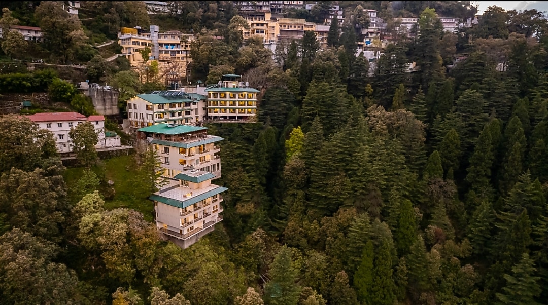 Perfectstayz Premium Mall Road 𝗕𝗢𝗢𝗞 Mussoorie Hotel 𝘄𝗶𝘁𝗵 𝗙𝗥𝗘𝗘 𝗖𝗮𝗻𝗰𝗲𝗹𝗹𝗮𝘁𝗶𝗼𝗻