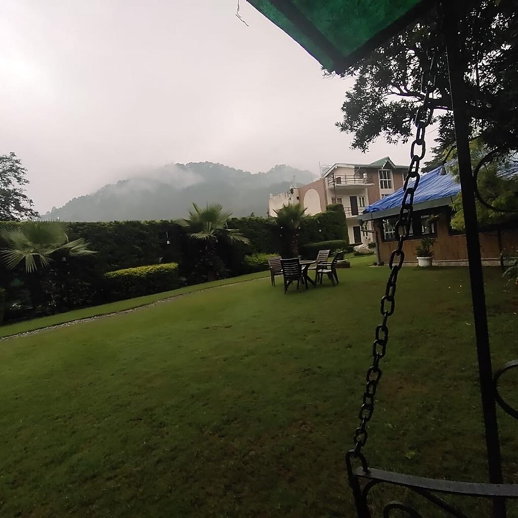 Hotel Chandra Inn 𝗕𝗢𝗢𝗞 Bhimtal Resort 𝘄𝗶𝘁𝗵 𝗙𝗥𝗘𝗘 𝗖𝗮𝗻𝗰𝗲𝗹𝗹𝗮𝘁𝗶𝗼𝗻