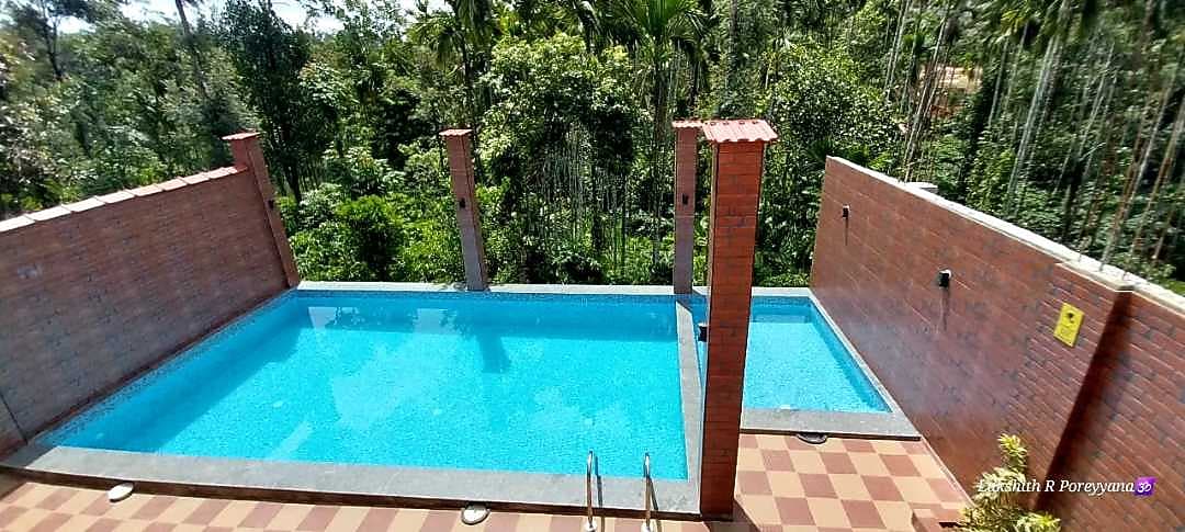 Misty villa lake view room 𝗕𝗢𝗢𝗞 Coorg Homestay 𝘄𝗶𝘁𝗵 𝗙𝗥𝗘𝗘 𝗖𝗮𝗻𝗰𝗲𝗹𝗹𝗮𝘁𝗶𝗼𝗻
