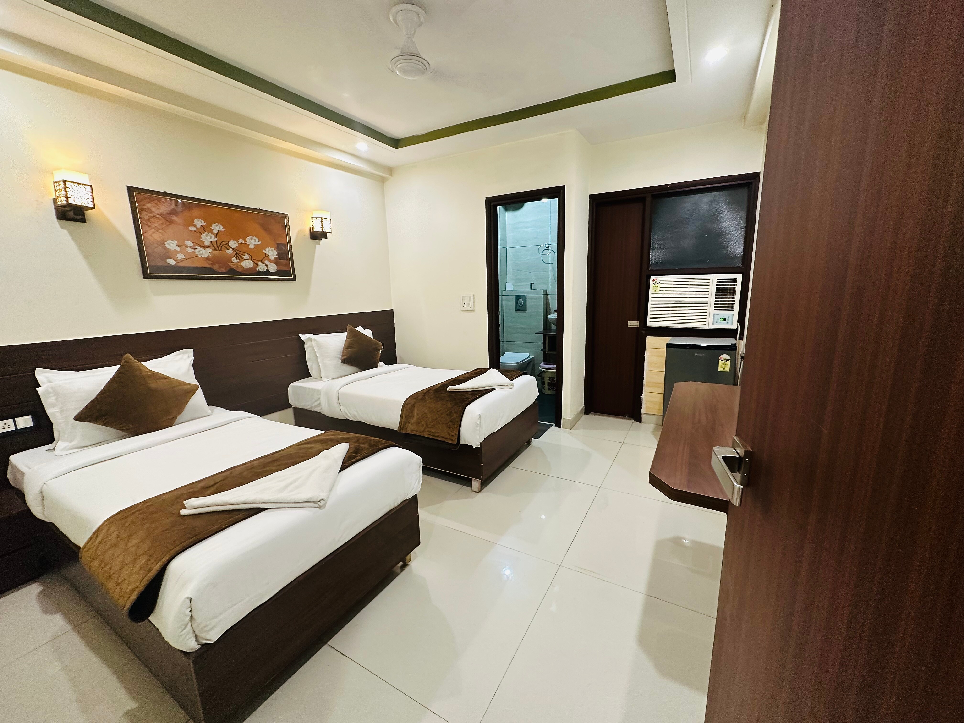 Photos of HR GRAND HOTEL - Hotel in Delhi