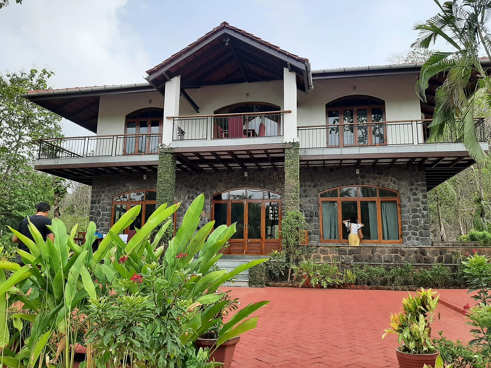 SaffronStays Alma Grove, Kashid 𝗕𝗢𝗢𝗞 Murud Janjira Villa 𝘄𝗶𝘁𝗵 ₹𝟬 𝗣𝗔𝗬𝗠𝗘𝗡𝗧