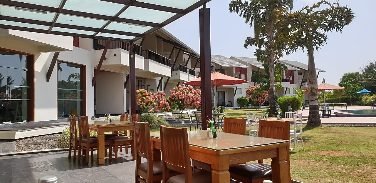 Regenta Resort Soma Vine Village 𝗕𝗢𝗢𝗞 Nashik Resort 𝘄𝗶𝘁𝗵 𝗙𝗥𝗘𝗘 𝗖𝗮𝗻𝗰𝗲𝗹𝗹𝗮𝘁𝗶𝗼𝗻
