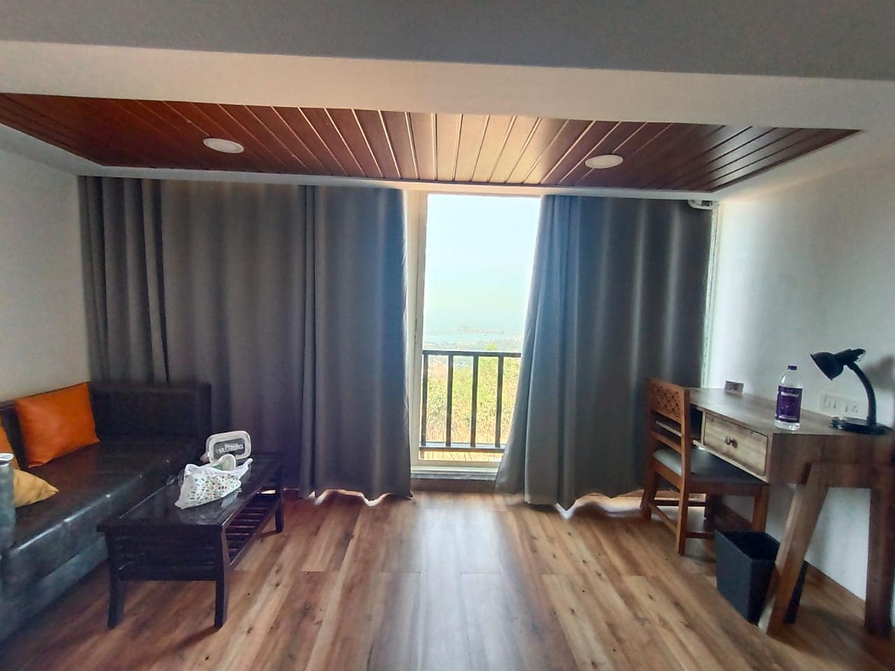 Lemon Tree Hotel Dapoli 𝗕𝗢𝗢𝗞 Dapoli Hotel 𝘄𝗶𝘁𝗵 ₹𝟬 𝗣𝗔𝗬𝗠𝗘𝗡𝗧