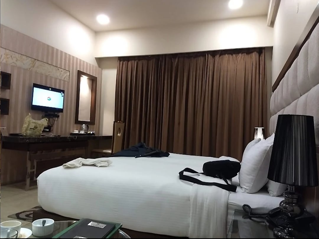 RADIANCE PARK 𝗕𝗢𝗢𝗞 Rampur (Uttar Pradesh) Hotel 𝘄𝗶𝘁𝗵 𝗙𝗥𝗘𝗘 𝗖𝗮𝗻𝗰𝗲𝗹𝗹𝗮𝘁𝗶𝗼𝗻