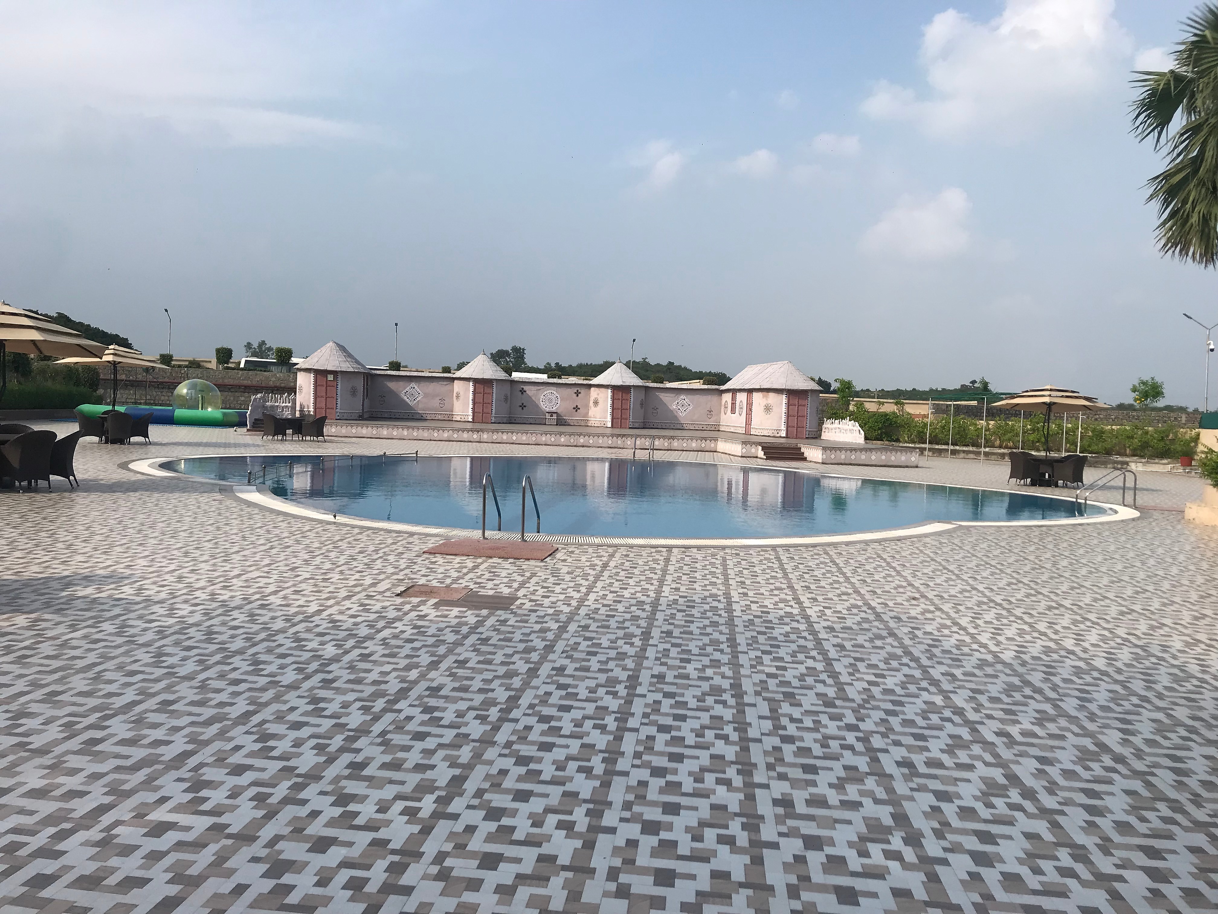 Orchha Palace and Convention Centre Best Rates on Orchha Hotel Deals ...
