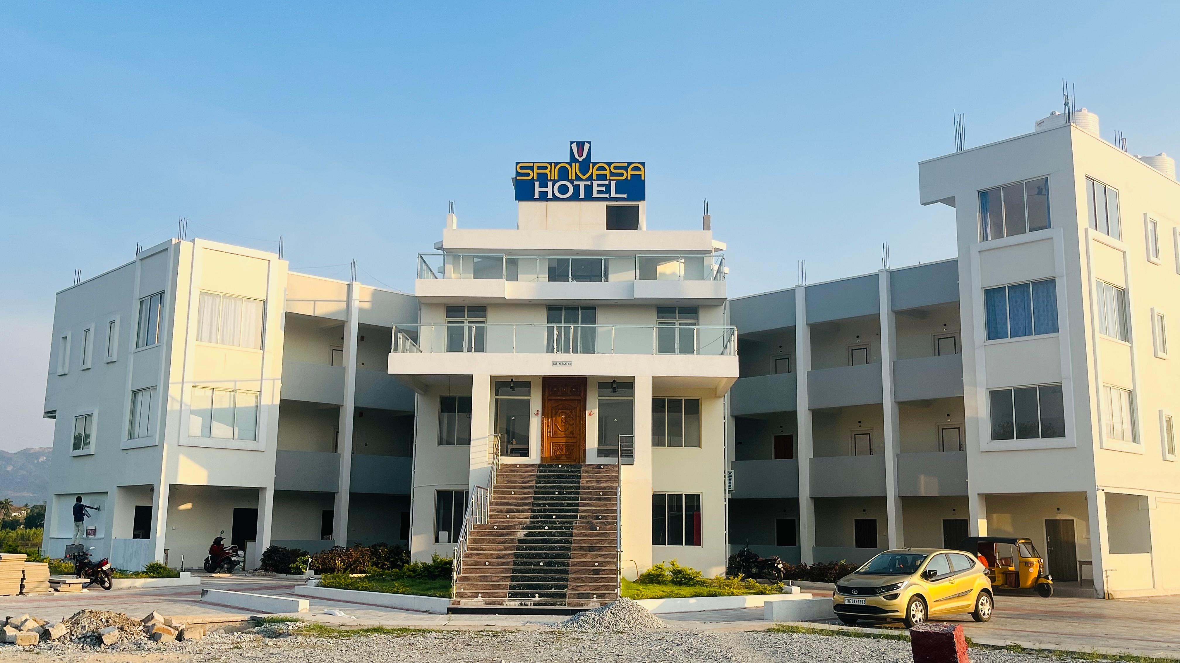 Srinivasa Hotel 𝗕𝗢𝗢𝗞 Tirupati Hotel 𝘄𝗶𝘁𝗵 𝗙𝗥𝗘𝗘 𝗖𝗮𝗻𝗰𝗲𝗹𝗹𝗮𝘁𝗶𝗼𝗻