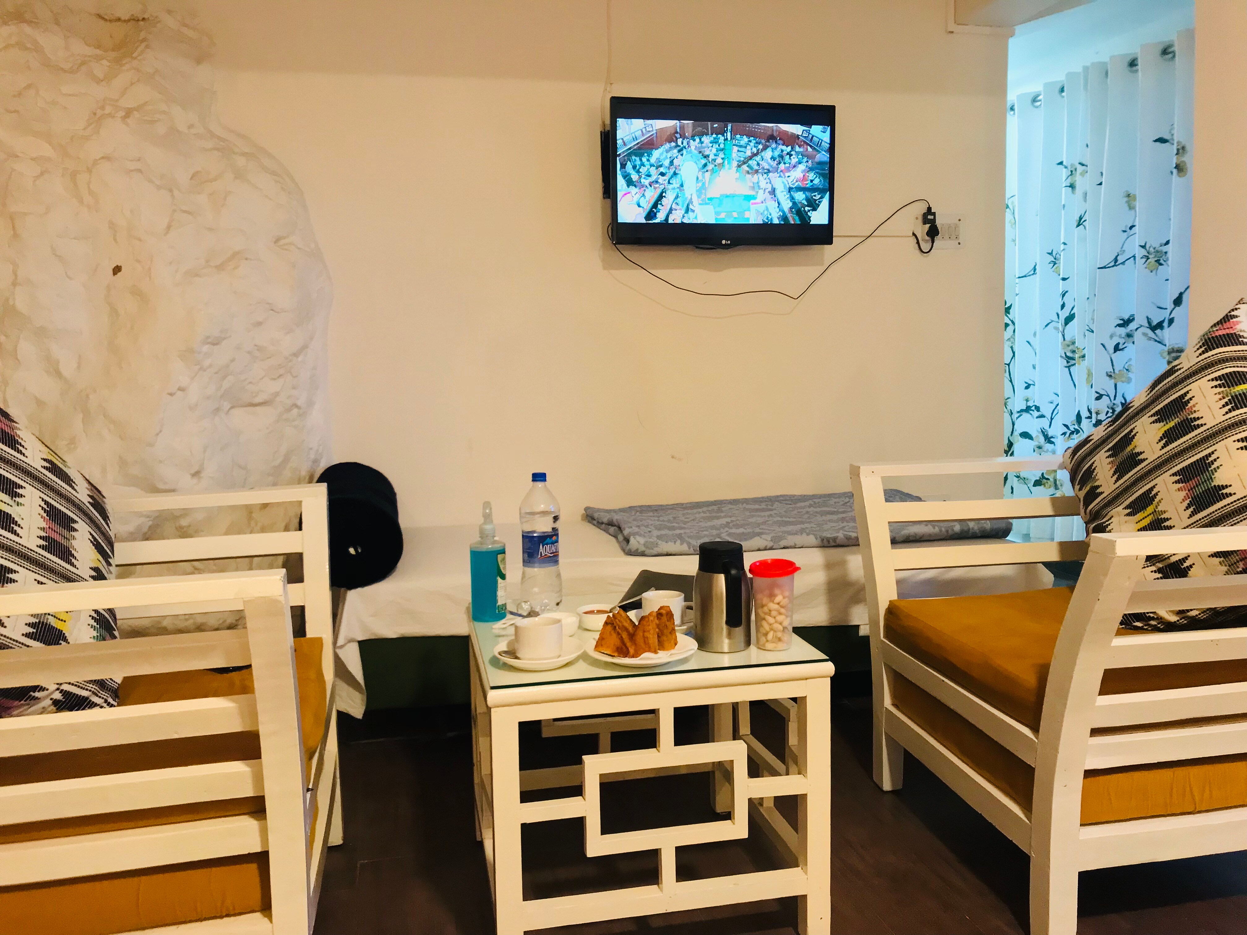 Mango Tree Courtyard Mussoorie Best Rates on Mussoorie Hotel Deals ...