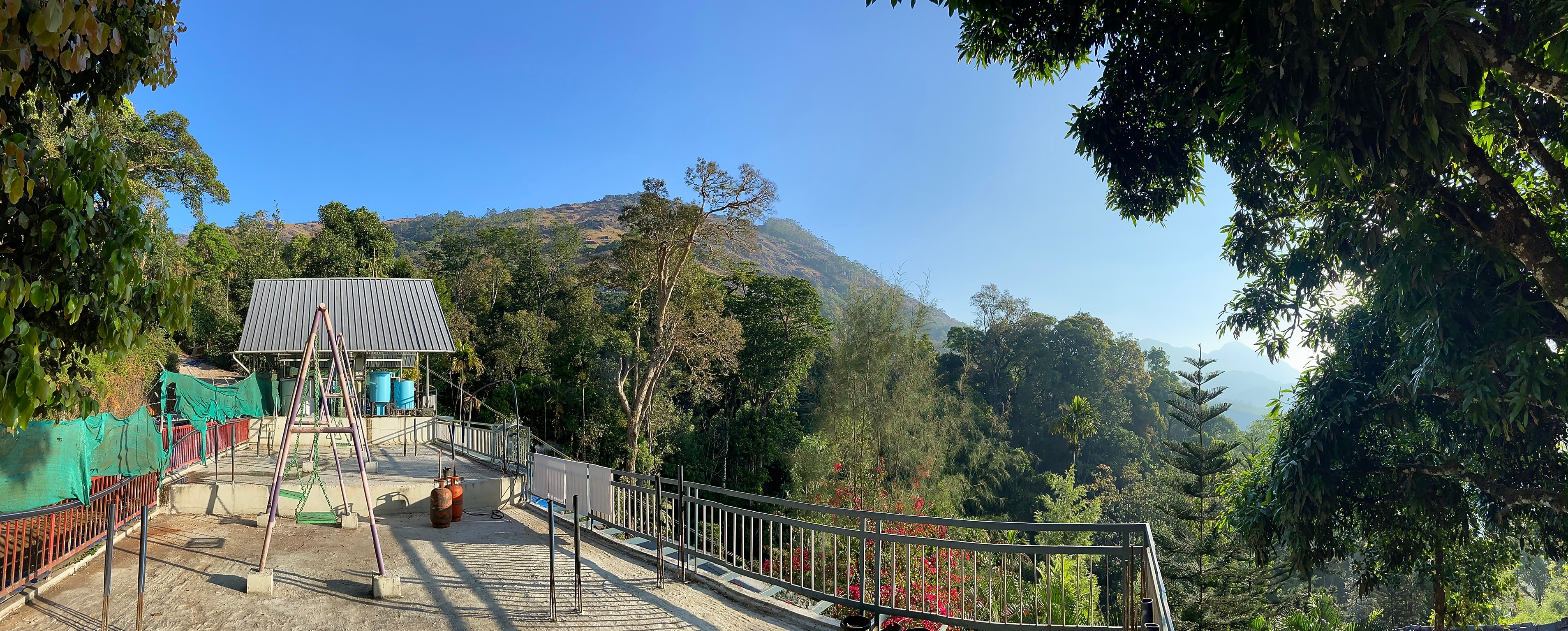 Whispering Meadows 𝗕𝗢𝗢𝗞 Munnar Hotel 𝘄𝗶𝘁𝗵 ₹𝟬 𝗣𝗔𝗬𝗠𝗘𝗡𝗧