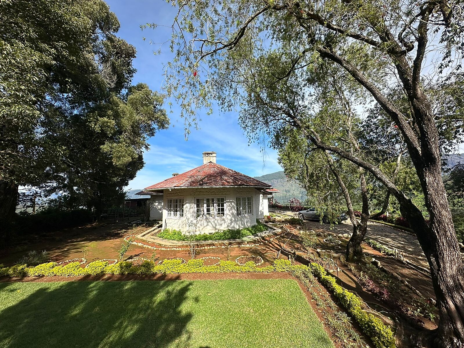 Arivikkad Private British Tea Bungalow Munnar by VOYE HOMES 𝗕𝗢𝗢𝗞 Munnar ...