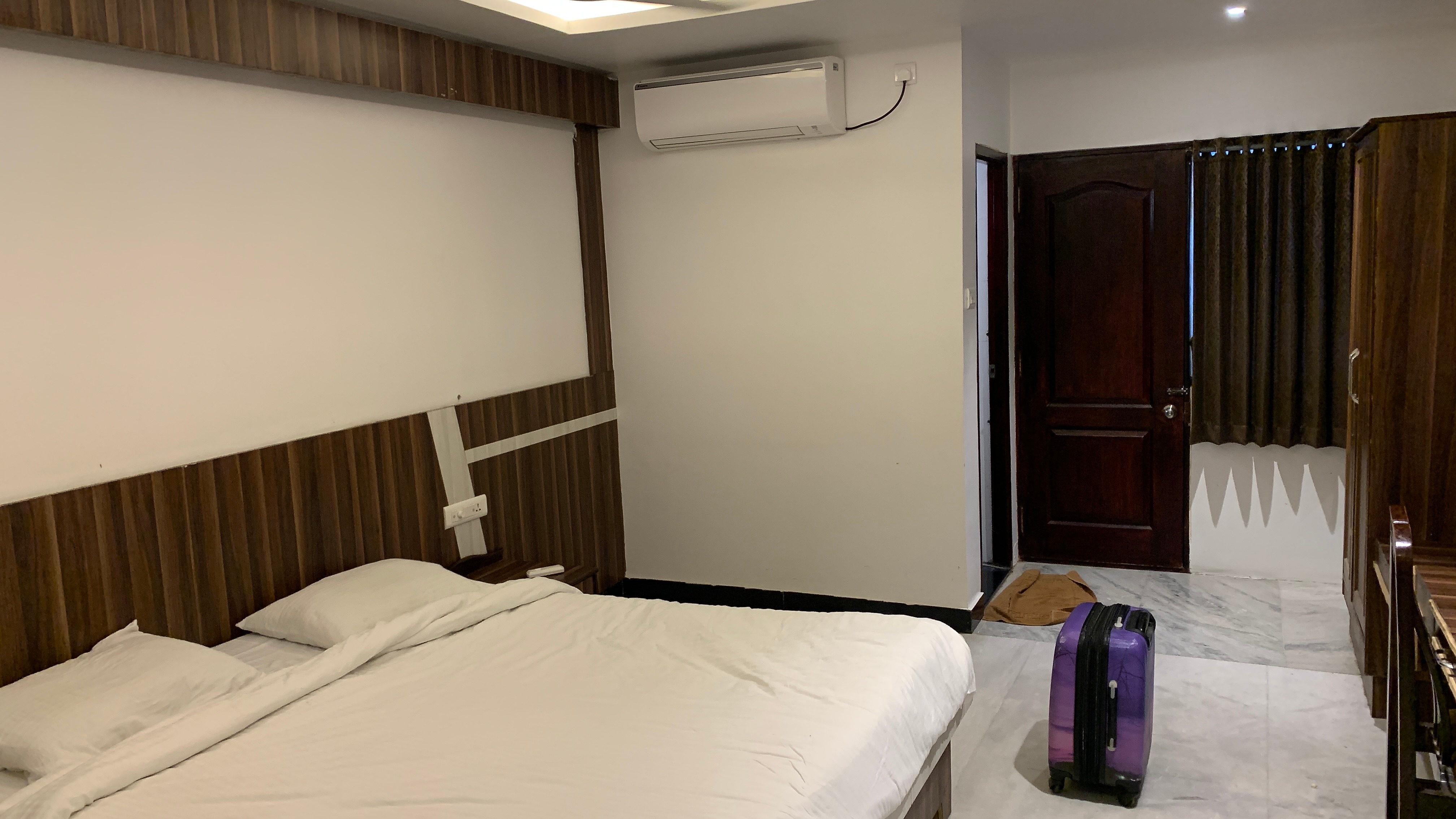 Hotel Velan International 𝗕𝗢𝗢𝗞 Krishnagiri Hotel 𝘄𝗶𝘁𝗵 𝗙𝗥𝗘𝗘 𝗖𝗮𝗻𝗰𝗲𝗹𝗹𝗮𝘁𝗶𝗼𝗻