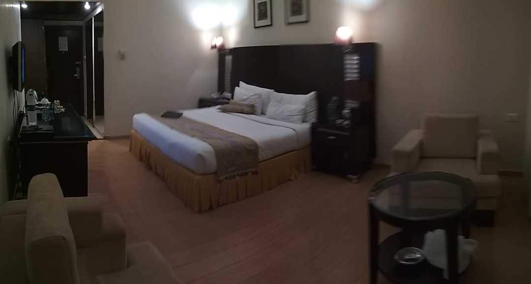 The Red Maple 𝗕𝗢𝗢𝗞 Indore Hotel 𝘄𝗶𝘁𝗵 𝗙𝗥𝗘𝗘 𝗖𝗮𝗻𝗰𝗲𝗹𝗹𝗮𝘁𝗶𝗼𝗻