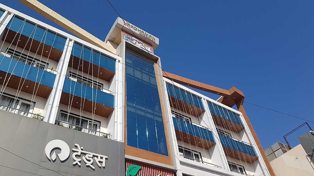 Hotel Crystal Inn 𝗕𝗢𝗢𝗞 Beed Hotel 𝘄𝗶𝘁𝗵 𝗙𝗥𝗘𝗘 𝗖𝗮𝗻𝗰𝗲𝗹𝗹𝗮𝘁𝗶𝗼𝗻
