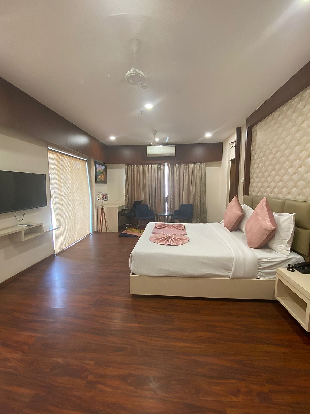 Hotel Swamiraj Chembur 𝗕𝗢𝗢𝗞 Mumbai Hotel 𝘄𝗶𝘁𝗵 𝗙𝗥𝗘𝗘 𝗖𝗮𝗻𝗰𝗲𝗹𝗹𝗮𝘁𝗶𝗼𝗻