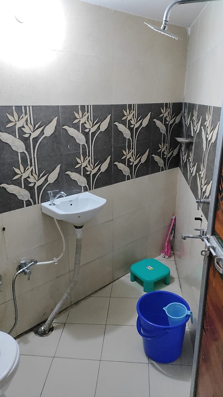 Ayodhya Paradise 5 min Walking from Ramjanambhoomi 𝗕𝗢𝗢𝗞 Ayodhya Homestay 𝘄𝗶𝘁𝗵 𝗙𝗥𝗘𝗘 𝗖𝗮𝗻𝗰𝗲𝗹𝗹𝗮𝘁𝗶𝗼𝗻