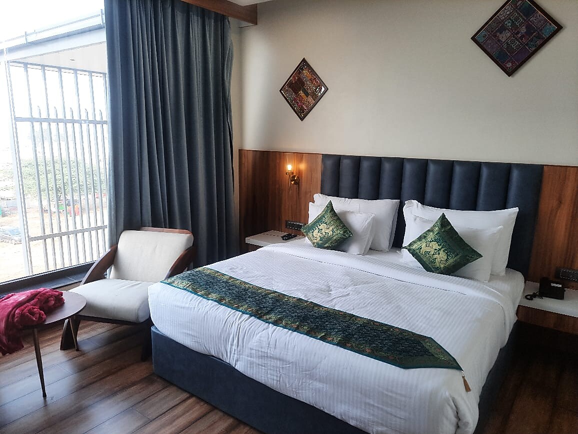 Sterling Pushkar 𝗕𝗢𝗢𝗞 Pushkar Hotel 𝘄𝗶𝘁𝗵 𝗙𝗥𝗘𝗘 𝗖𝗮𝗻𝗰𝗲𝗹𝗹𝗮𝘁𝗶𝗼𝗻