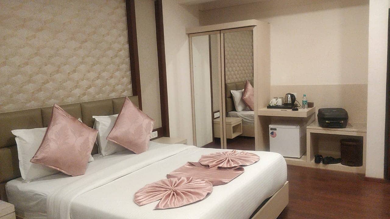 Hotel Swamiraj Chembur 𝗕𝗢𝗢𝗞 Mumbai Hotel 𝘄𝗶𝘁𝗵 𝗙𝗥𝗘𝗘 𝗖𝗮𝗻𝗰𝗲𝗹𝗹𝗮𝘁𝗶𝗼𝗻