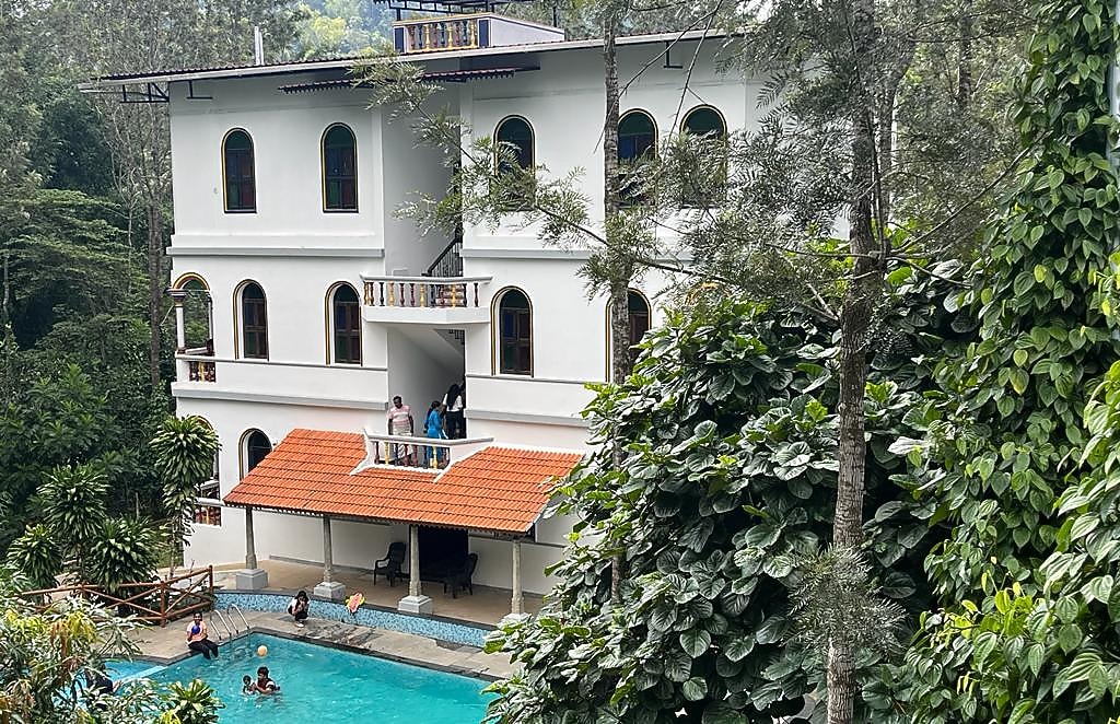 WOW Bison Woods (Organic Resort) 𝗕𝗢𝗢𝗞 Yercaud Resort 𝘄𝗶𝘁𝗵 ₹𝟬 𝗣𝗔𝗬𝗠𝗘𝗡𝗧