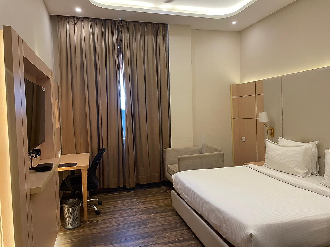 TDI CLUB RETREAT 𝗕𝗢𝗢𝗞 Mohali Hotel 𝘄𝗶𝘁𝗵 𝗙𝗥𝗘𝗘 𝗖𝗮𝗻𝗰𝗲𝗹𝗹𝗮𝘁𝗶𝗼𝗻