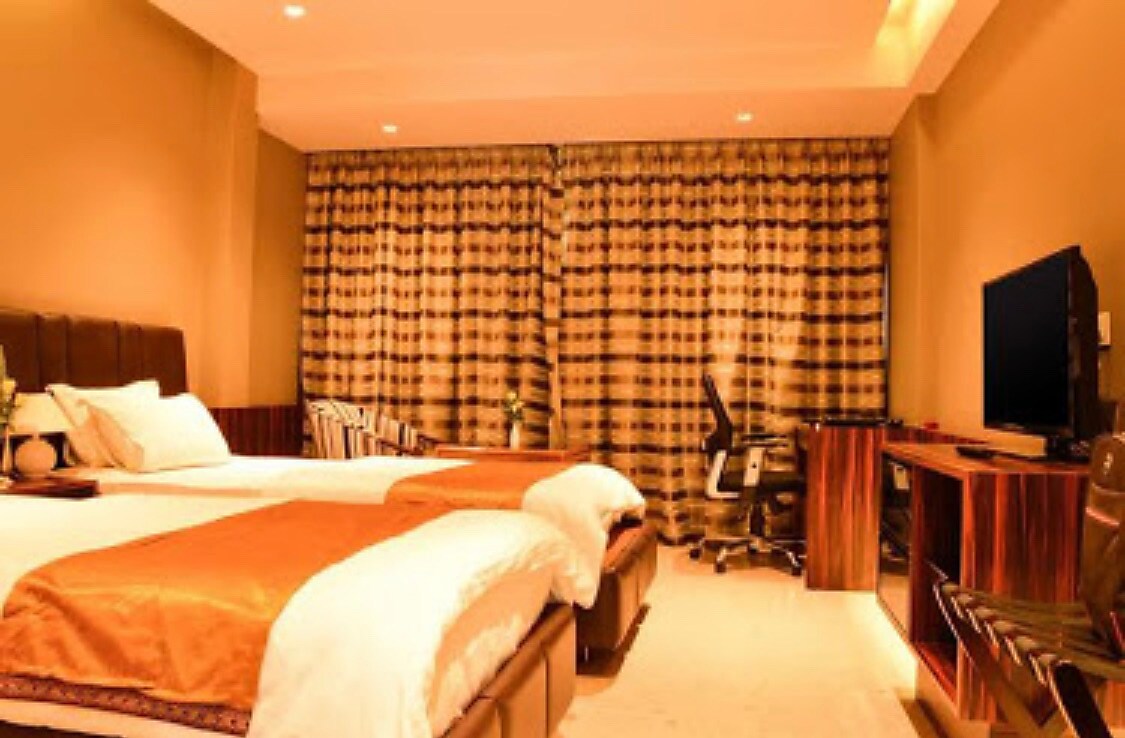 Hotel Prince 𝗕𝗢𝗢𝗞 Bhuj Hotel 𝘄𝗶𝘁𝗵 𝗙𝗥𝗘𝗘 𝗖𝗮𝗻𝗰𝗲𝗹𝗹𝗮𝘁𝗶𝗼𝗻