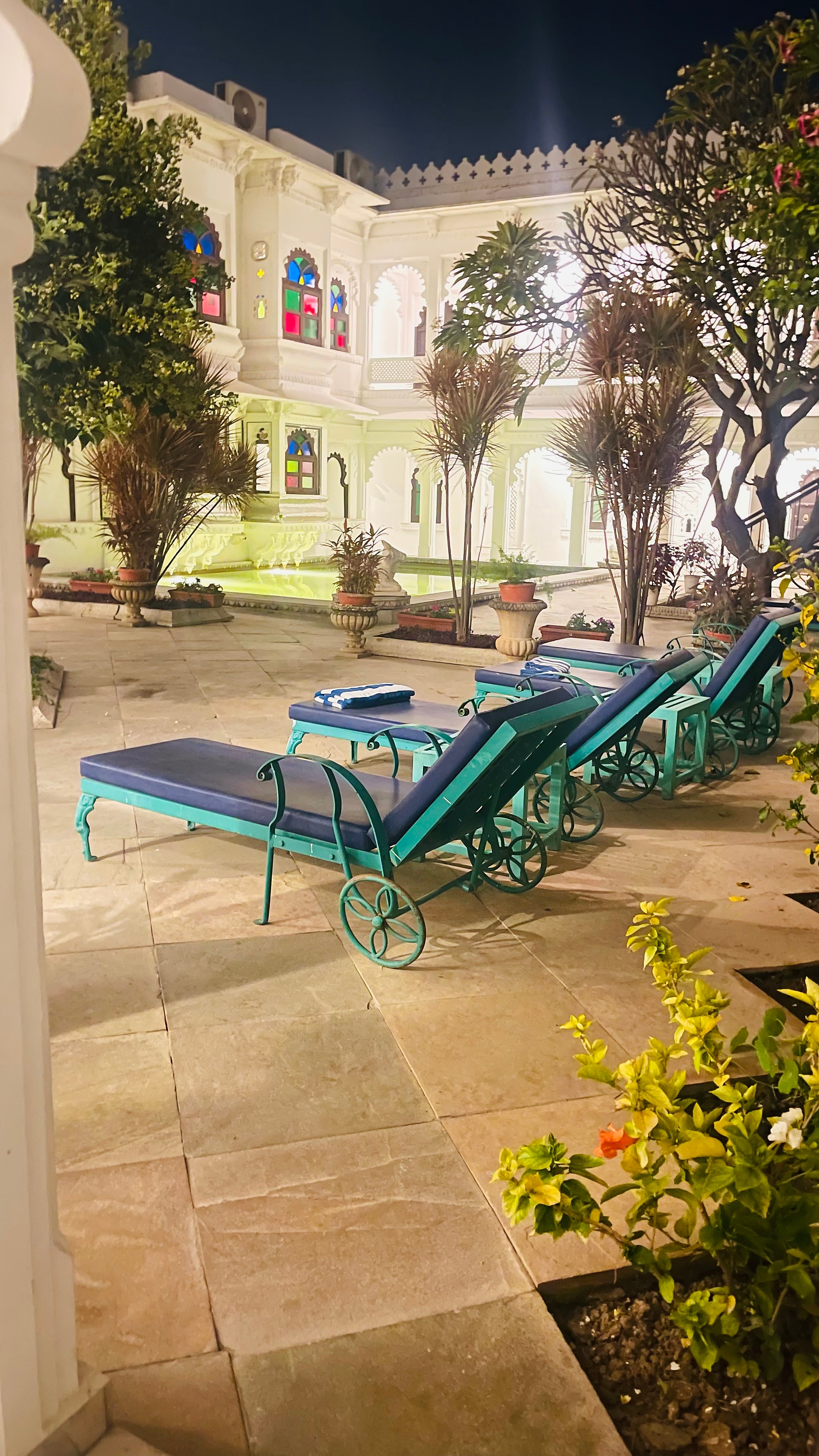 Raghu Mahal Hotels 100% Money Back 𝗕𝗢𝗢𝗞 Udaipur Hotel 𝘄𝗶𝘁𝗵 ₹𝟬 𝗣𝗔𝗬𝗠𝗘𝗡𝗧