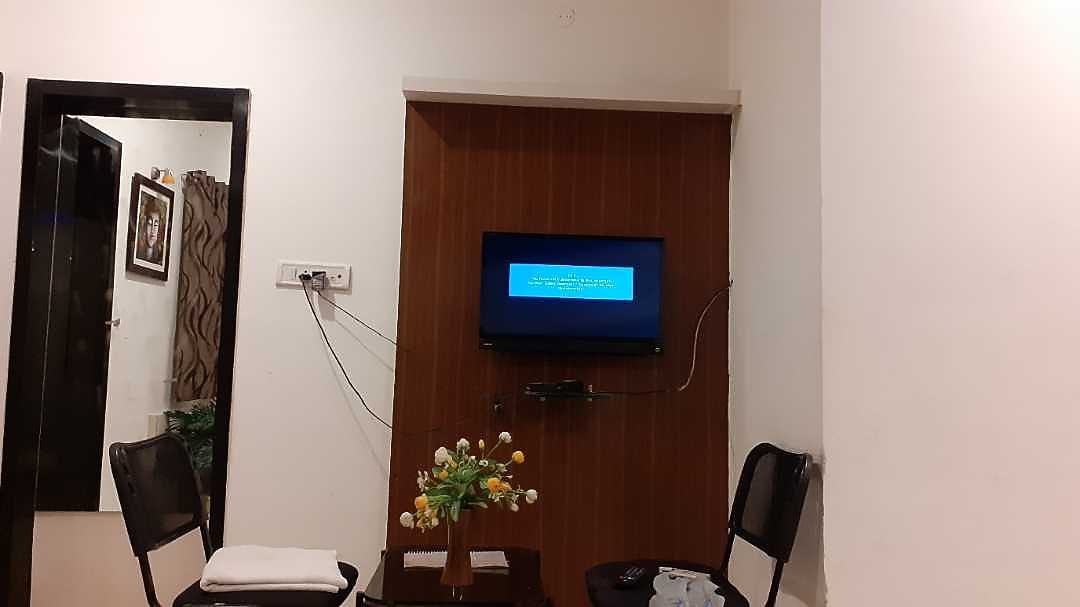 Hotel Crown 100% Money Back | Rajkot Hotel BOOK @ ₹1