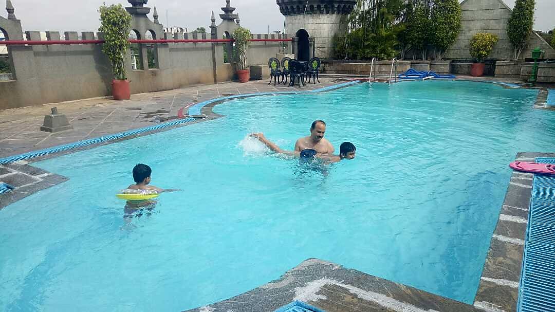 Amrutha Castle 𝗕𝗢𝗢𝗞 Hyderabad Hotel 𝘄𝗶𝘁𝗵 ₹𝟬 𝗣𝗔𝗬𝗠𝗘𝗡𝗧