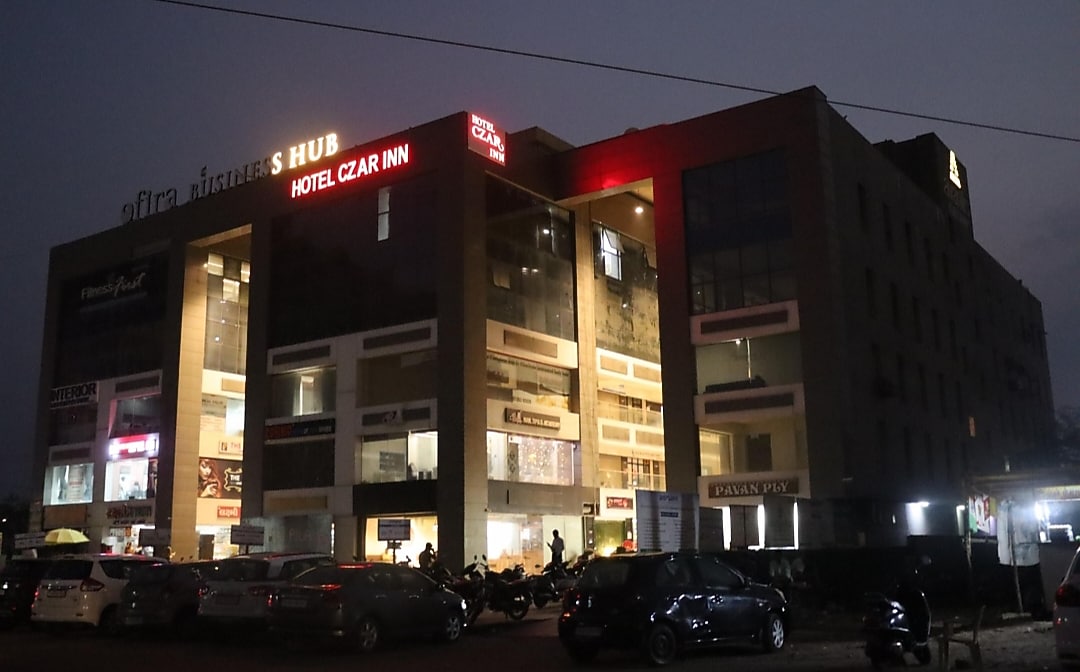 Hotel Czar Inn 𝗕𝗢𝗢𝗞 Surat Homestay 𝘄𝗶𝘁𝗵 𝗙𝗥𝗘𝗘 𝗖𝗮𝗻𝗰𝗲𝗹𝗹𝗮𝘁𝗶𝗼𝗻