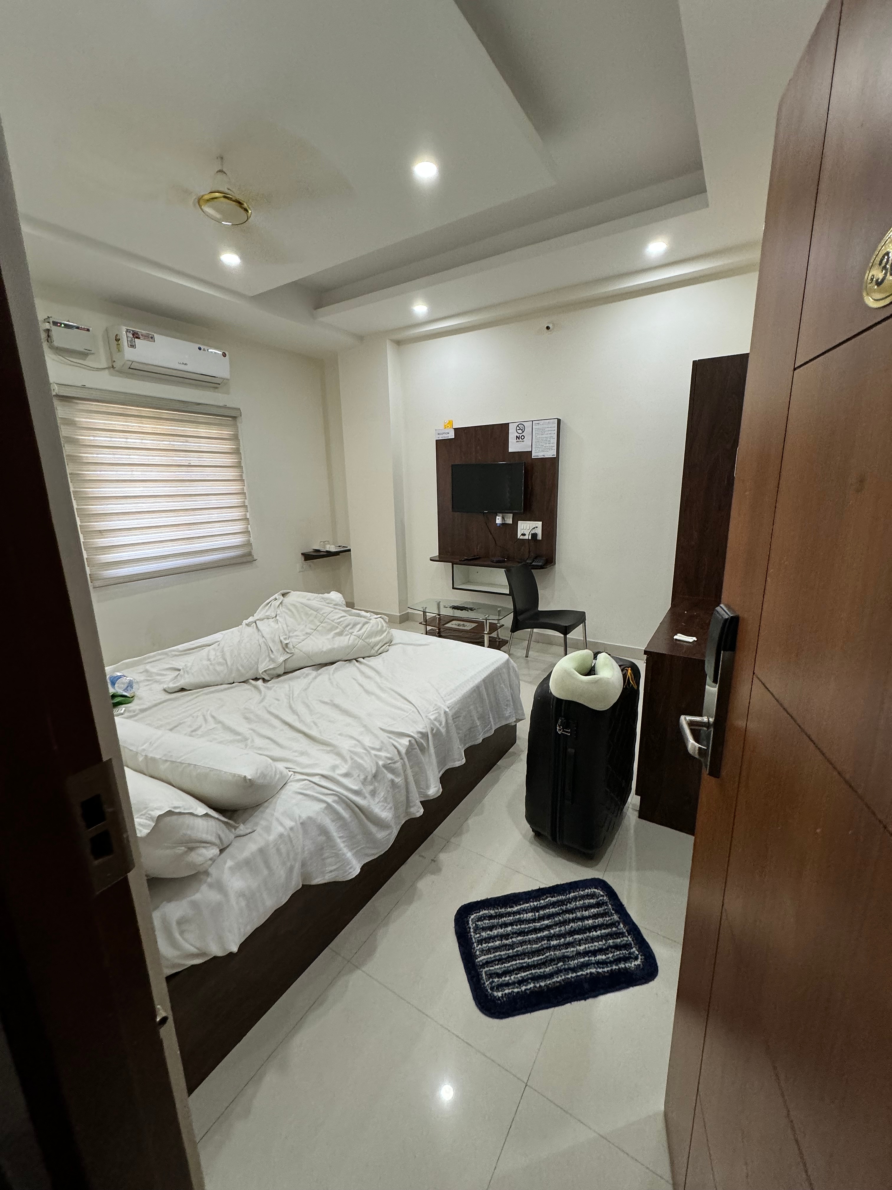 Itsy Hotels Kozy Rooms 𝗕𝗢𝗢𝗞 Bangalore Hotel 𝘄𝗶𝘁𝗵 𝗙𝗥𝗘𝗘 𝗖𝗮𝗻𝗰𝗲𝗹𝗹𝗮𝘁𝗶𝗼𝗻