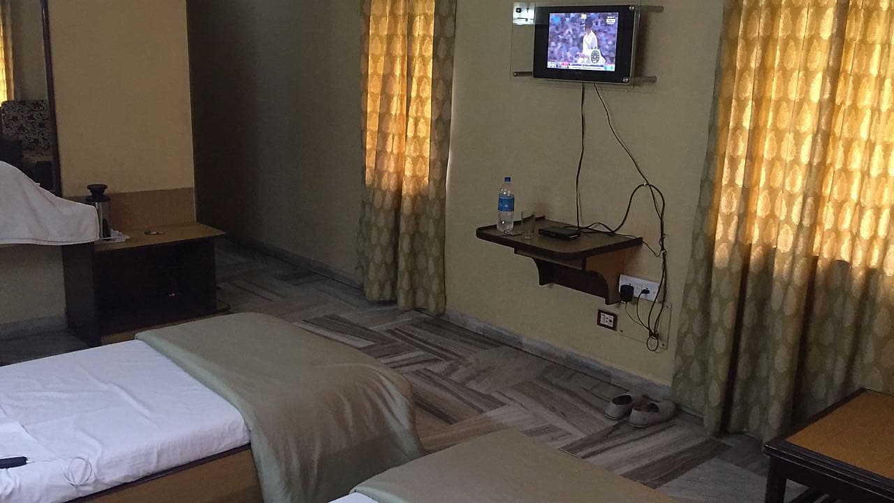 Photos of Hotel Woodlands - Hotel in Vapi