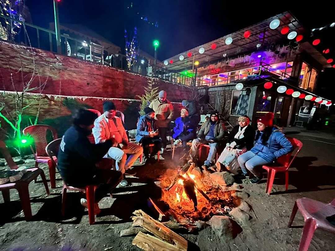 KHEERGANGA KOVID CAMPS BY RIVERSIDE 𝗕𝗢𝗢𝗞 Kasol Camp 𝘄𝗶𝘁𝗵 ₹𝟬 𝗣𝗔𝗬𝗠𝗘𝗡𝗧